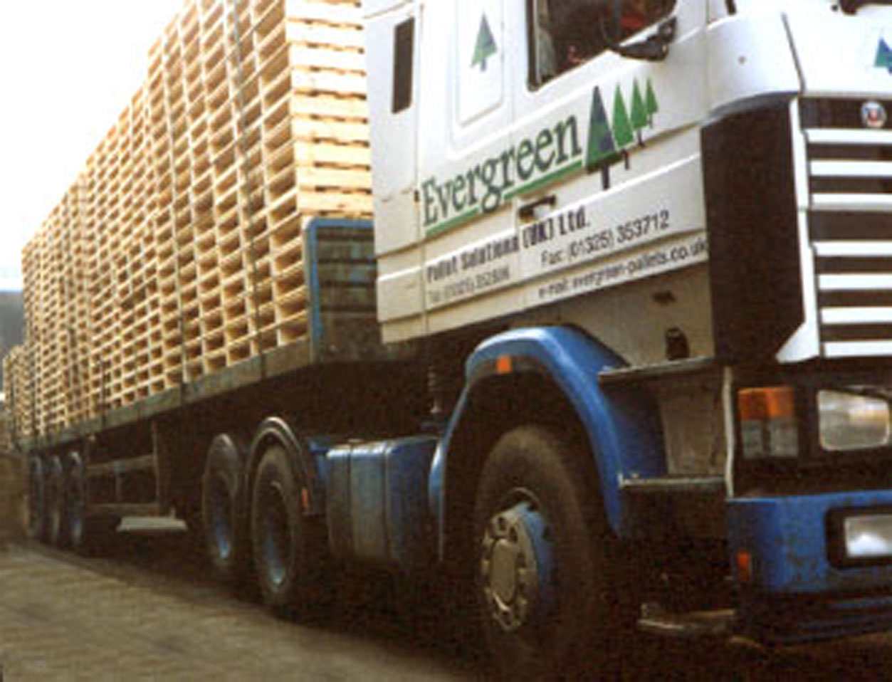 evergreen-lorry - Evergreen Pallets